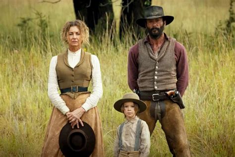 The Cast Of 1883 Everything To Know