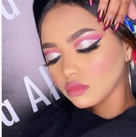 لارا ميك اب ارتيست