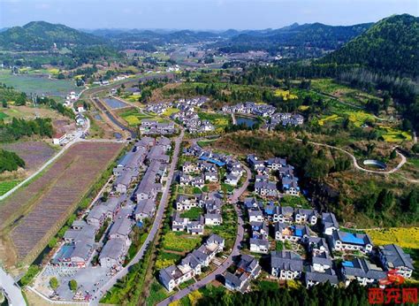 双龙桥村大山谷图库