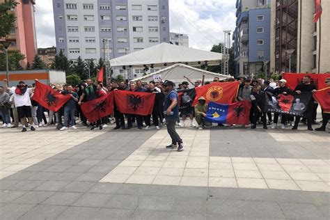 MitrovicË Mblidhen Qytetarë Tek Ura E Ibrit • Kosovapress