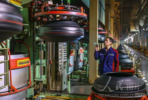 山东荣成：轮胎企业产销两旺 人民图片网