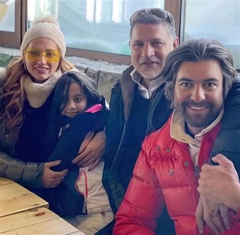 سنگ تمام بچه‌های دانشگاه شریف برای علی دایی تولد جالب علی دایی در دانشگاه فیلم