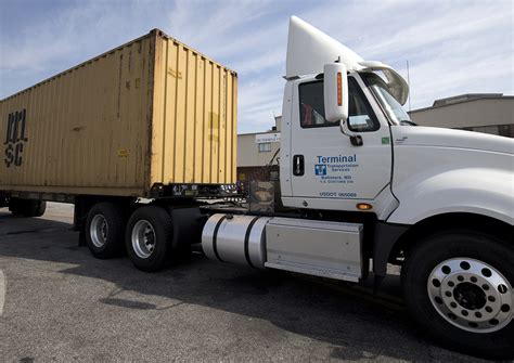 Expert Drayage And Local Trucking Adjacent To The Port Of Baltimore And Jacksonville