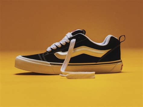 「90年代のスケシューを彷彿」vansの名作“knu Skool”最新モデルの限定販売がスタート！ 【公式】モノマックス（monomax）｜付録、カバン、時計、家電、カップ麺などの情報を
