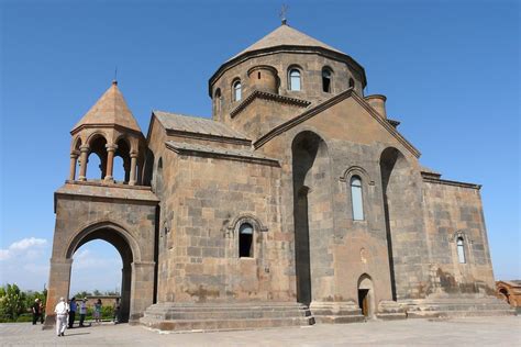 Jerevan Armenië View On Black St Hripsime Church In Ech Flickr