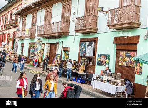 Street Vendor Vendors Pedestrians Colonial House Balconies Hi Res Stock