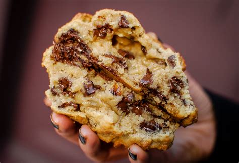 Levain Bakery Chocolate Chip Cookies At Allen Matus Blog