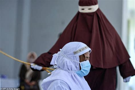 Couples Punished With Lashes Of The Cane For Having Sex Outside Marriage In Indonesia Daily