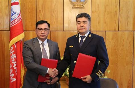 “Эрдэнэс Тавантолгой” ХК ийн Гүйцэтгэх захирал Б Ганхуяг “УБТЗ” ХНН ийн дарга Х Хэрлэн нар