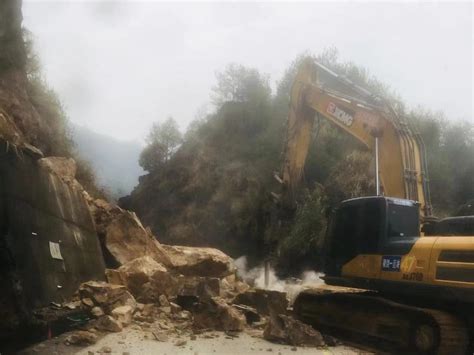 及时清理山体落石 保障道路安全畅通 时政 浦城新闻网