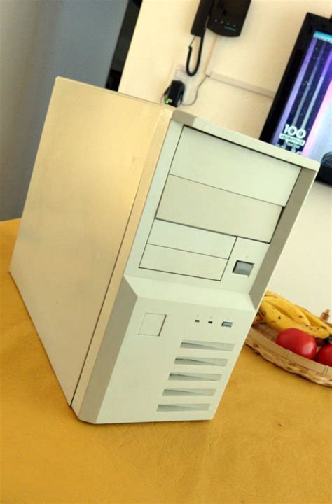 Vintage Retro PC Case Ordenadores Personalizados Reparacion De Computadoras Aparatos De