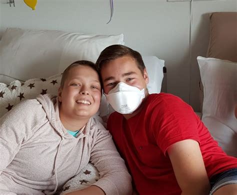 Nationale Broer En Zus Dag Rens Doneerde Stamcellen Na Belofte Aan Zus… Frans Paymans