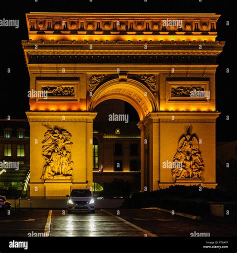 Las Vegas Nv August 03 2017 Night Shot Of Replicat Of The Arc De