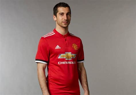 Фанаты вынудили МЮ удалить фото располневшего Мхитаряна