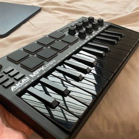 Akai MPK Mini Mk3 Compact Keyboard Controller Limited Edition Black Audio Portable Audio