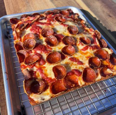 Motorhead Pizza Updated March 2025 60 Photos And 71 Reviews 3281