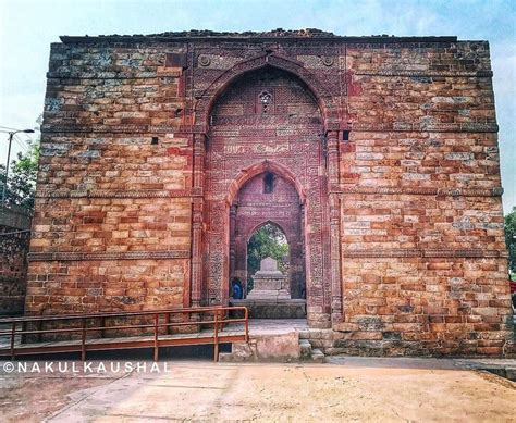 Architectures At Qutab Complex
