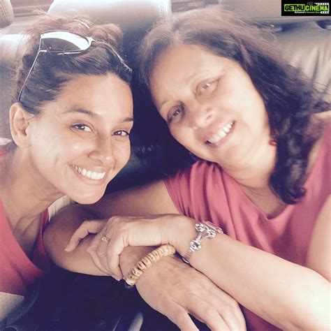 Shibani Dandekar Instagram Its Mamma Day Everyday Love You Lucy