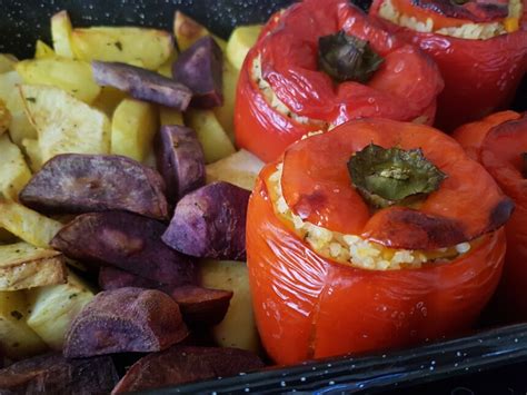 Пълнени чушки с ориз гарнитура от кореноплодни Тук ли си