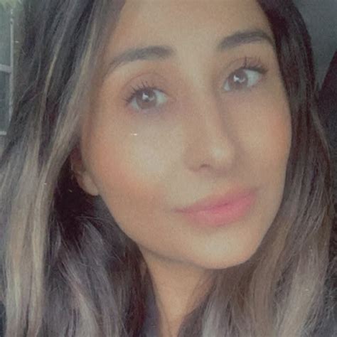 Raina Raina Sfeir • Threads Say More