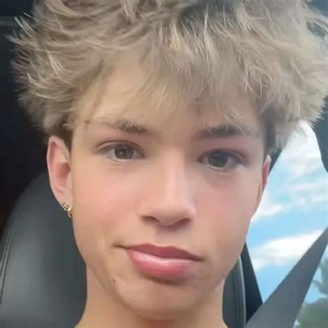 Chat With Lip Liner Twins Text Or Voice Enjoy Ai Chat Free And Safe