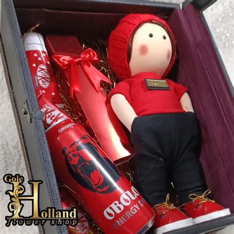 باکس ولنتاین با عروسک و شکلات گل فروشی آنلاین گل هلند