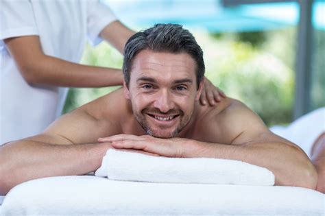 Images De Soin Homme Massage Téléchargement Gratuit Sur Freepik