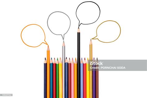 커뮤니티 통신 사람들이 컨퍼런스 소셜 미디어 상호 작용 및 참여를 나타냅니다 복사 공간 흰색 바탕에 아이디어를 공유 하는 연필의 그룹 교환에 대한 스톡 사진 및 기타 이미지