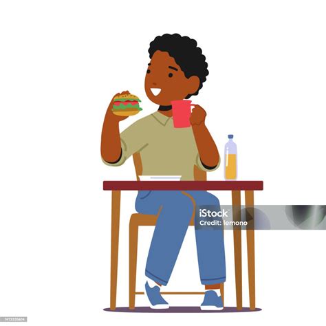 햄버거를 먹고 차를 마시는 작은 아프리카 소년 집이나 학교에서 패스트 푸드를 먹는 아이 테이블에 앉아있는 어린이 캐릭터 가정 생활에 대한 스톡 벡터 아트 및 기타 이미지