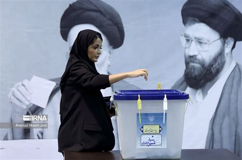 Irna Chinese 伊朗第14届总统选举投票正式开始