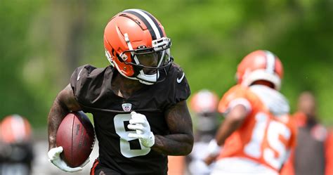 Buying Or Selling Latest Buzz Rumors From 2023 Nfl Offseason Workouts News Scores