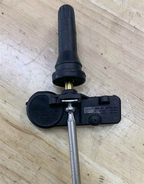 8 Steps To Repair A Ford Tire Pressure Sensor Learn About Tpms