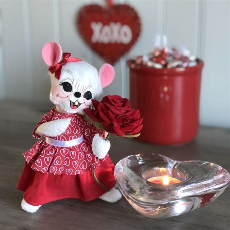 6in Valentine Girl Mouse 2022 Annalee Dolls