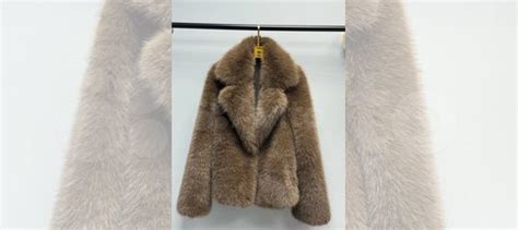 Шуба эко мех купить в Москве с доставкой Личные вещи Авито