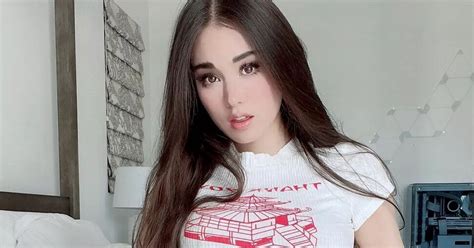 Streamer Banned After Wardrobe Malfunction Looked Like A Penis On Livestream Daily Star