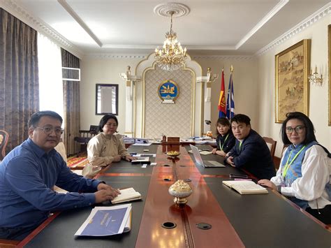 Оёдлын салбарыг төрийн бодлогоор Оёдлын Холбоо ОСНМХ