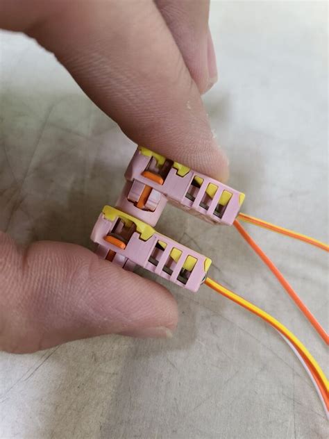 Lot Of 2 Delphi Pbt Gf15 2 Pin Female Connector Ebay