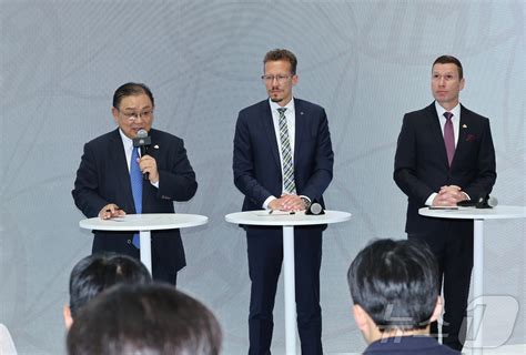 마이바흐 브랜드 센터 설명하는 노재봉 Hs 효성 더클래스 대표이사 뉴스1