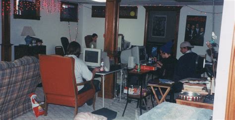 These Incredible Lan Party Photos Remind Us How Much Work It Used To Be