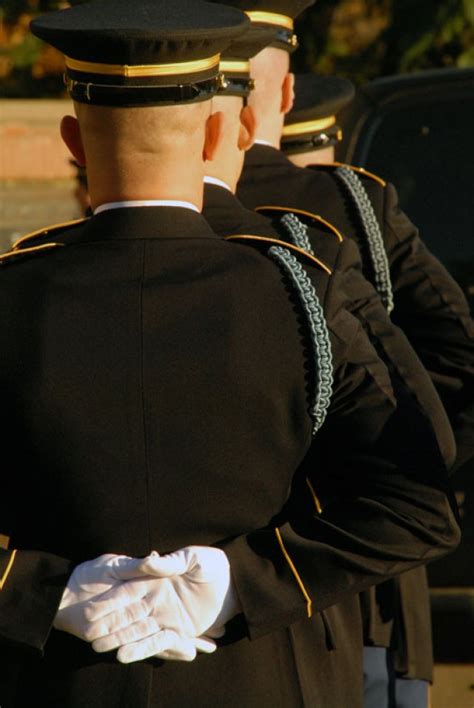 The Final Honor The Old Guard Soldiers Conduct Arlington Funerals With