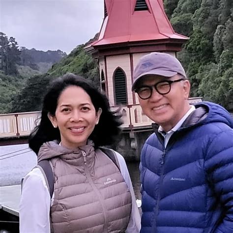33 Tahun Menikah Potret Kisah Cinta Tantowi Yahya Dan Istri Dampingi Dari Jadi Presenter Top