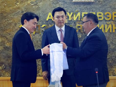 Аж үйлдвэр эрдэс баялгийн сайдаар Г Дамдинням ажиллана Mining Insight