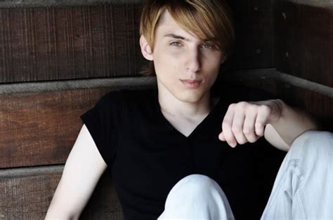 My Memories Nader Assaf Grava Novo Clipe Com Cenas Gay Noticia