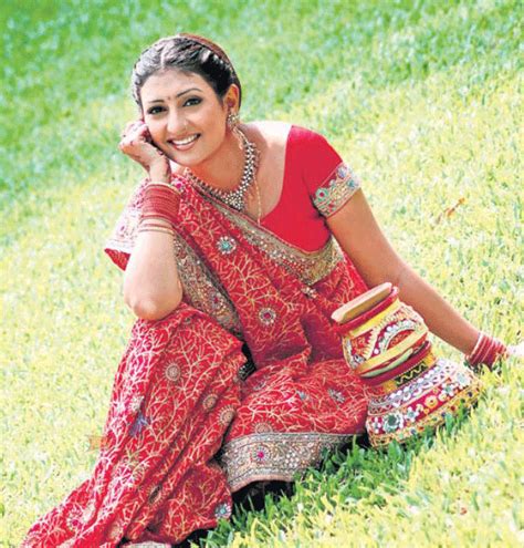 Celeberity Biography Juhi Parmar Big Boss Season 5 Winner Kumkum