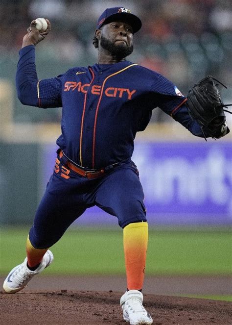 Astros Respaldan Labor Cristian Javier