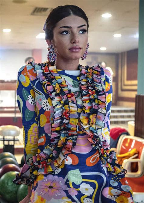 Entrevistamos A Celia B La Española Que Viste A Las Protagonistas De Élite Y Sex Education