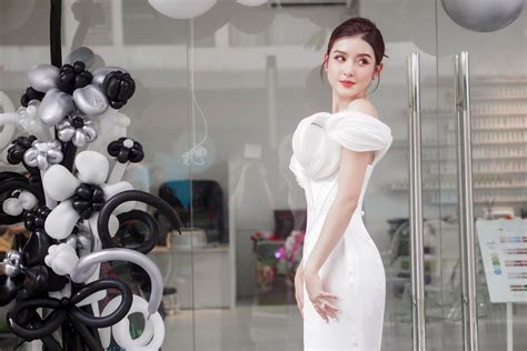 Dàn Sao Việt Chúc Mừng Á Hậu Huyền My Thử Sức Vai Trò Mới