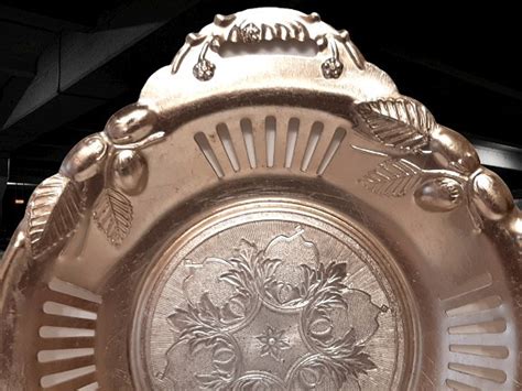 Купить Винтажная ваза ссср золотистое алюминиевое блюдо с фигурными ручками фруктовница