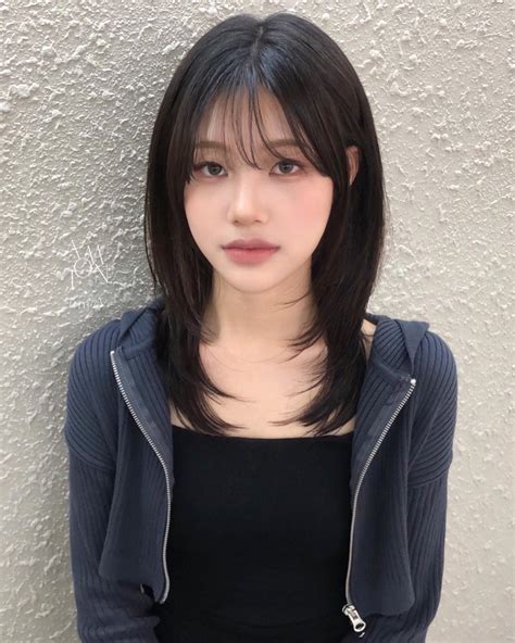 승모근을 가려 목선이 더욱 슬림하고 길어보이는 중단발허그펌 백유빈amton Yubin