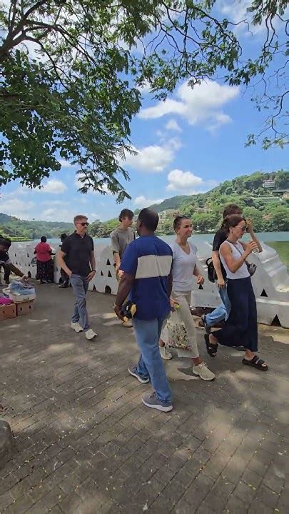 ලස්සන දවසක මහනුවර අසිරිය විඳින්න Youtube